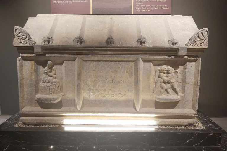 Türkiye'de Görülmesi Gereken 21 Etkileyici Lahit - Arkeofili